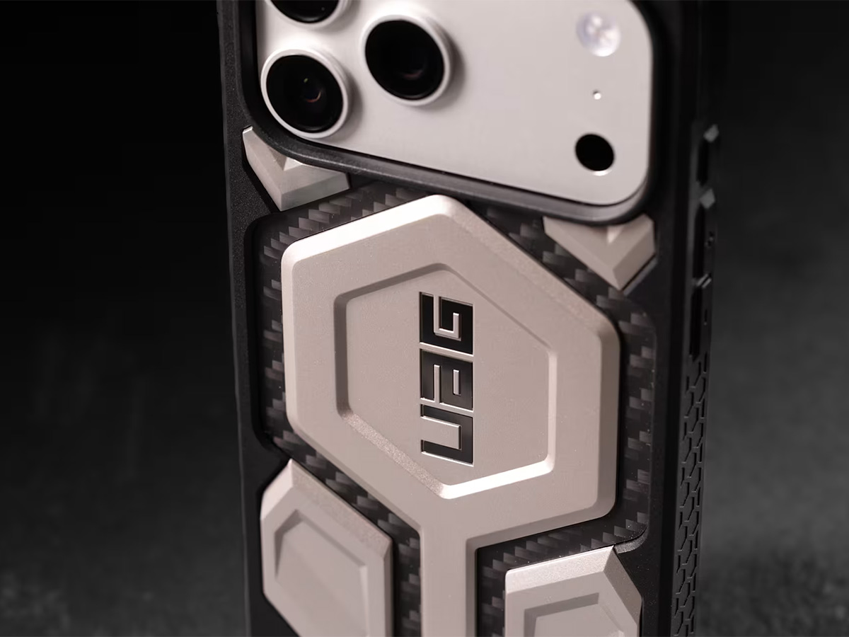 UAG Monarch Pro iPhone 17 Pro Hoesje Carbon Titanium