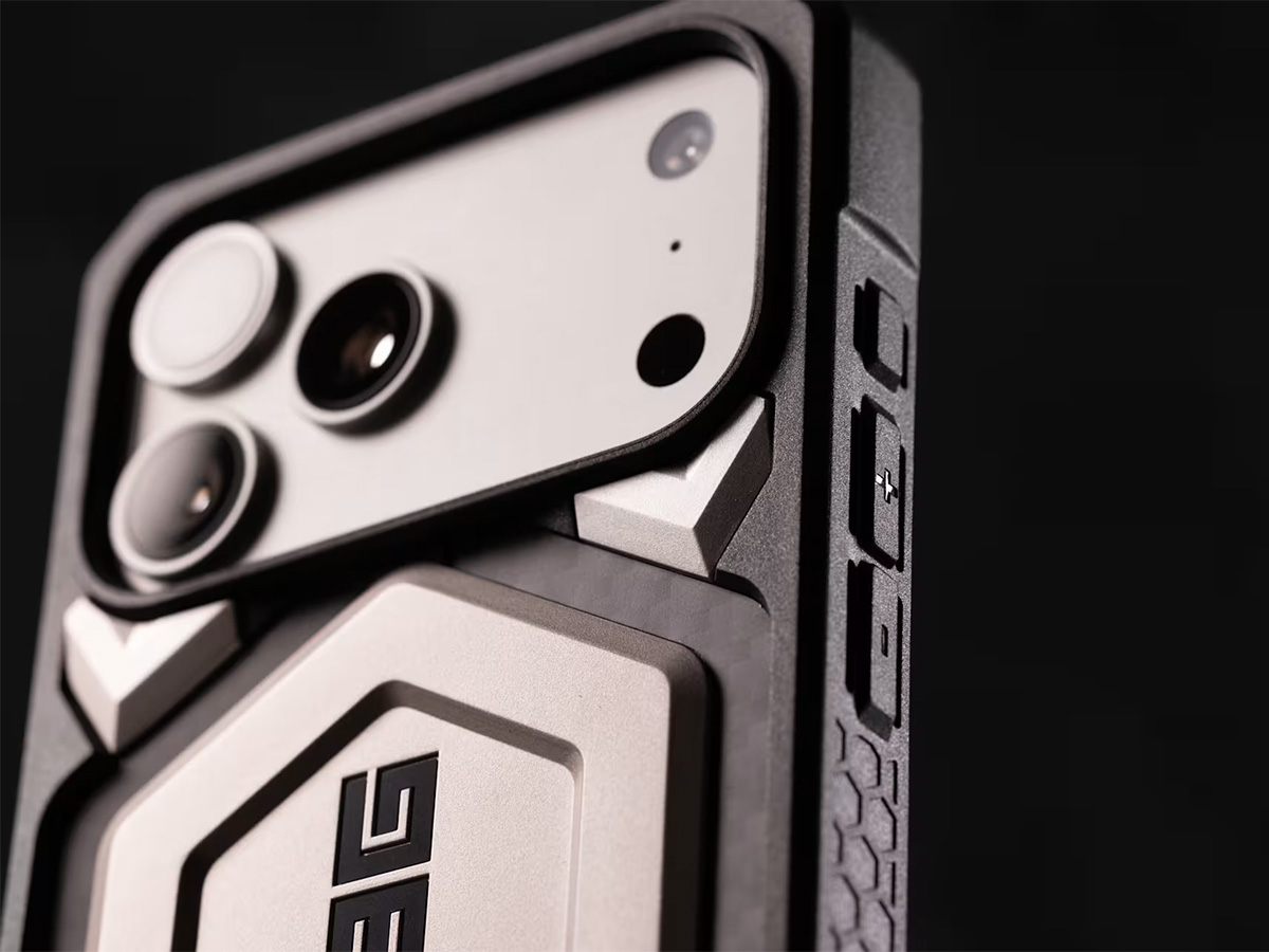 UAG Monarch Pro iPhone 17 Pro Hoesje Carbon Titanium