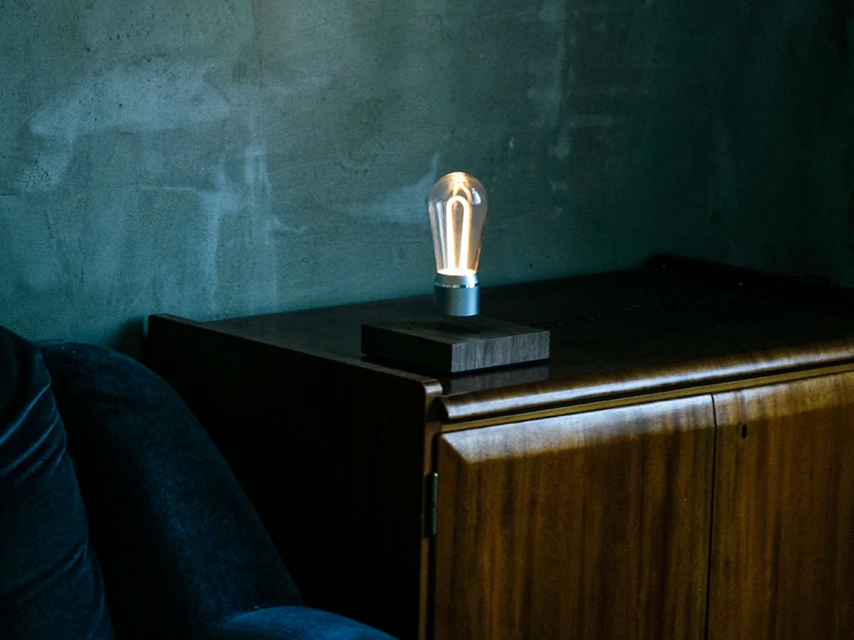 Flyte Nikola Levitating Bulb | Zwevende Bureaulamp