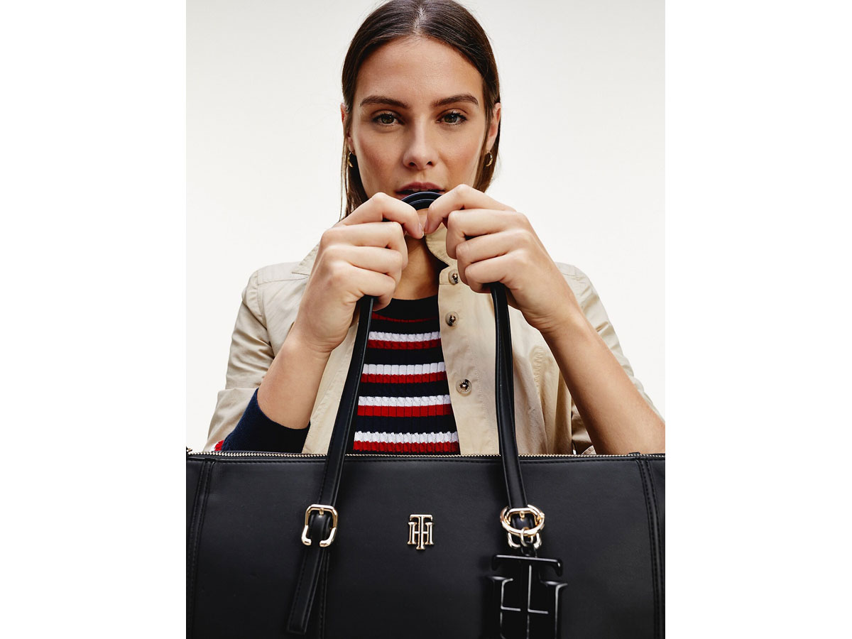 Tommy Hilfiger Chic Shopper met TH Bedel | Zwart